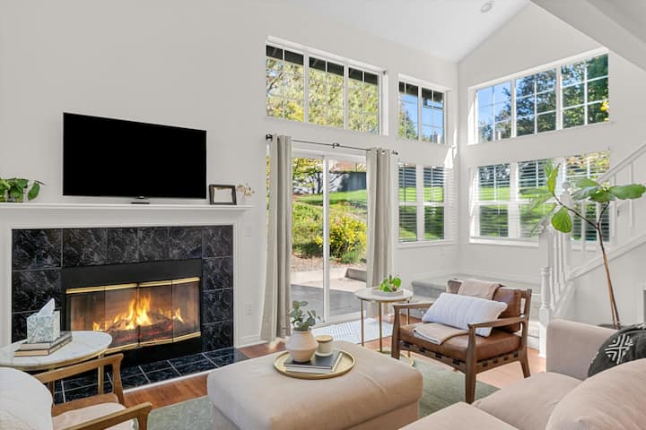 Forest Heights Furnished Townhome 30+ Night Stay - Portland, OR
