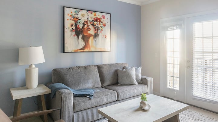 Landing | Beautiful 2bd, Clubhouse, Gym - Hillsborough, NC