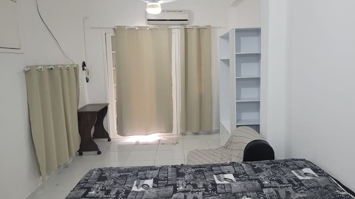 Kit Net P/ 2 Pessoas Em Condominio Fechado! - São Sebastião