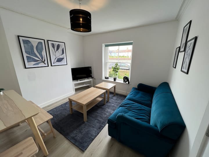 Littlehampton | 3bdr | Sleeps8 | Parking | Wifi | - Arundel