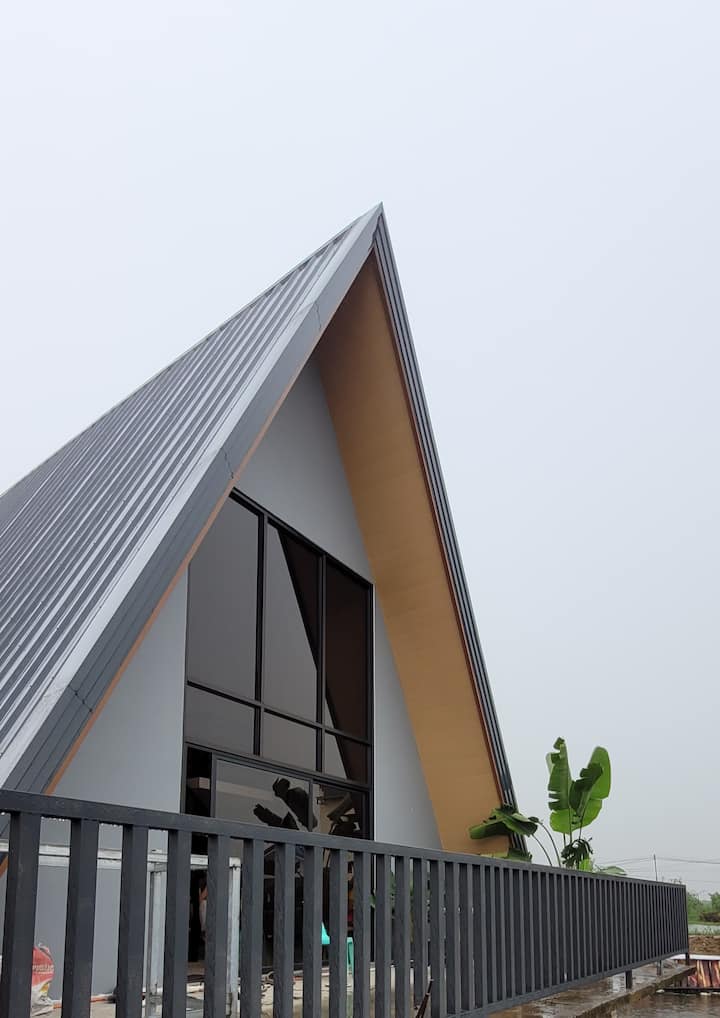 First Floating House With Swimming Pool. - Plaridel