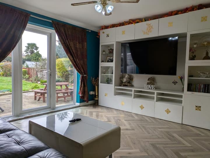 Central Large House And Close To Heathrow Airport - Slough