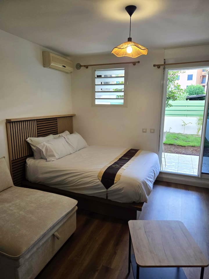 Sawadee Studio, Meublé & Jardin - Saint-Benoît