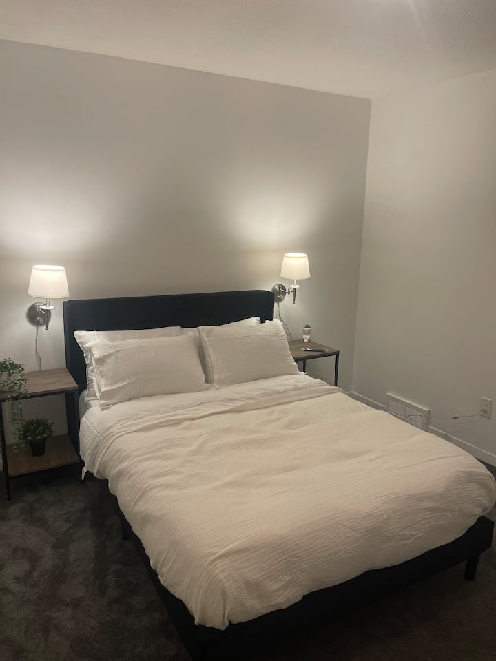 Cozy Modern Room Quiet Stay-near Airport - Ottawa