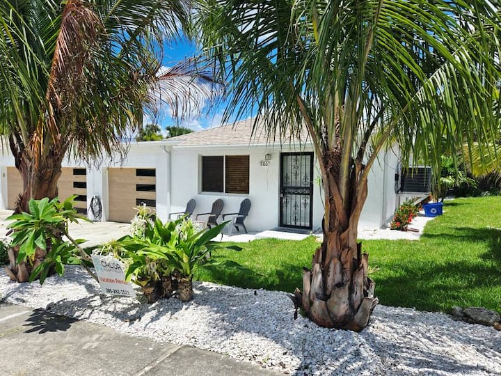 White Sands & Beach Bliss! - New Smyrna Beach, FL