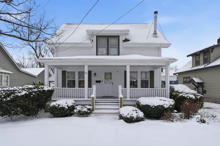 Four Seasons Haven - Angola on the Lake, NY