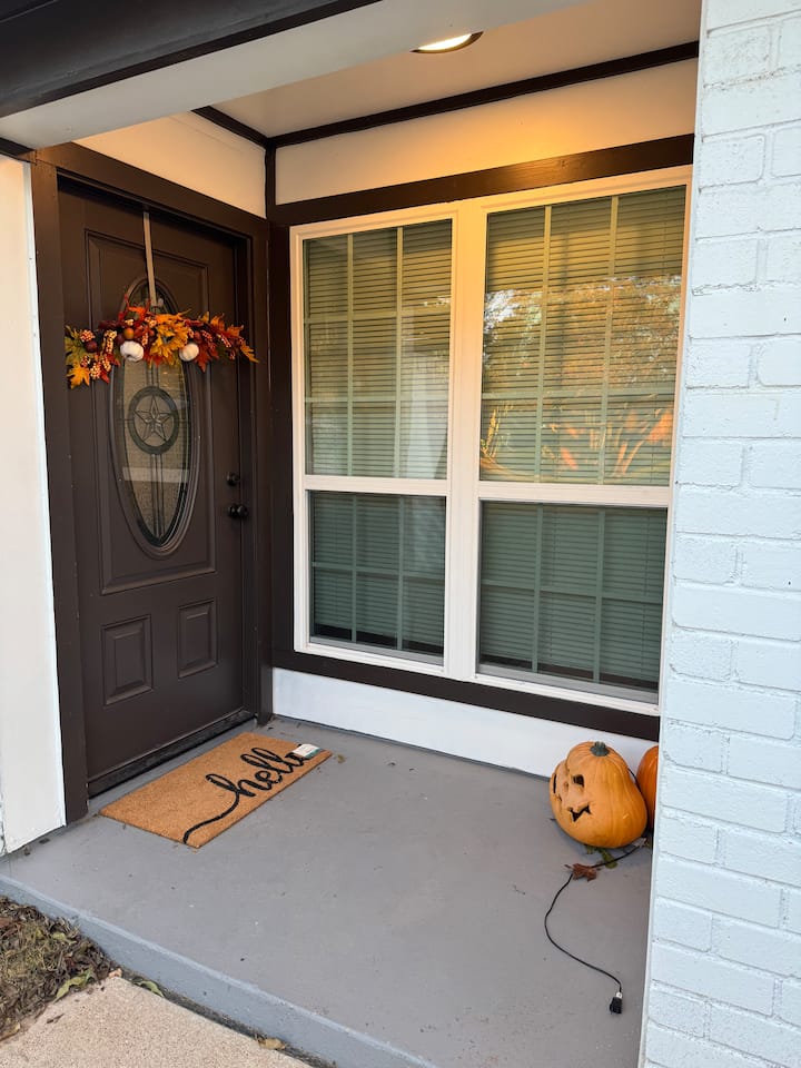 Exciting Little Get Away! - Cedar Hill, TX