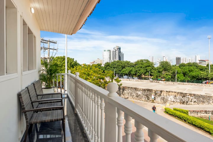 Condo En El Centro Histórico Con Vista Al Castillo - Cartagena