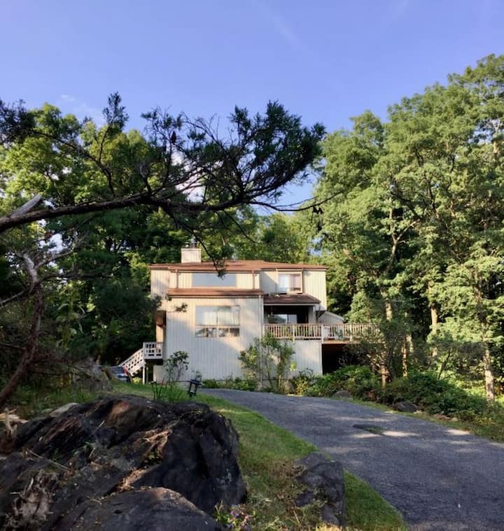 Scenic & Serene: 3br/3ba W Panoramic Hudson Views! - Croton-on-Hudson, NY