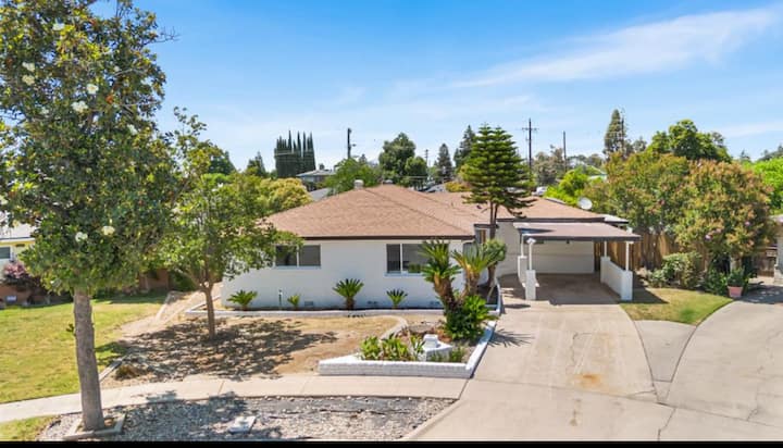 Comfy, Convenient Near Save Mart Center - Fresno