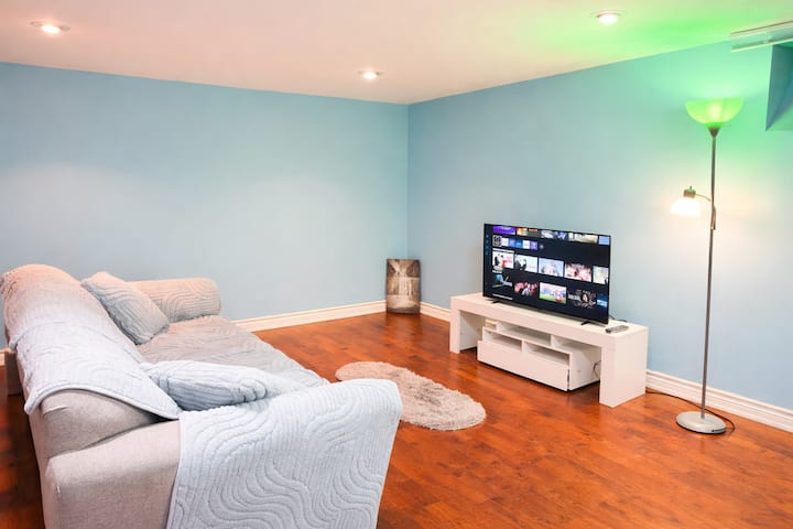 Modern Private Suite | 5 Min To Thermëa | Sleeps 4 - Oshawa