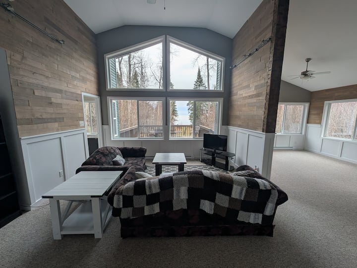 Lake Front Cottage - Manitoba