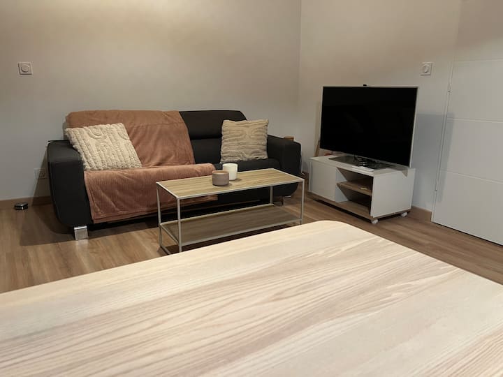 Charmant T2 Rénové à Neuf Dans Corps De Ferme - L'Isle-d'Abeau