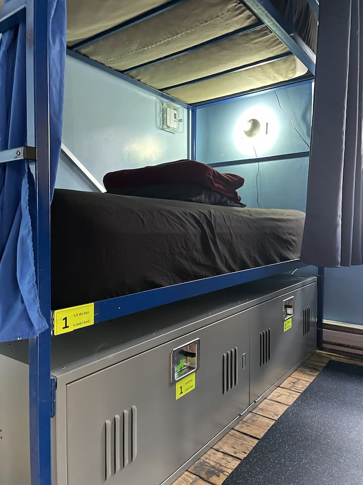 Historic District! Bed In Mixed Gender Shared Dorm - Montreal