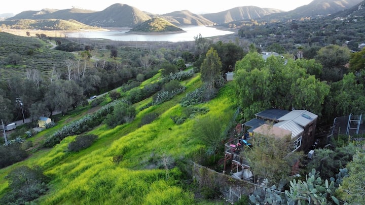 Lake Hodges Retreat With Tiny House, Cabin, & Pool - Escondido