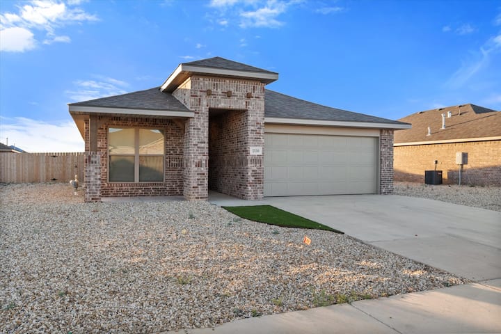 The Kokomo Retreat | 4 Bd 2 Ba | 14 Mins From Ttu - Lubbock, TX