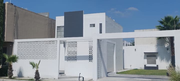 Casa Cerca Domo Care Aeropuerto - Guadalupe, Mexico