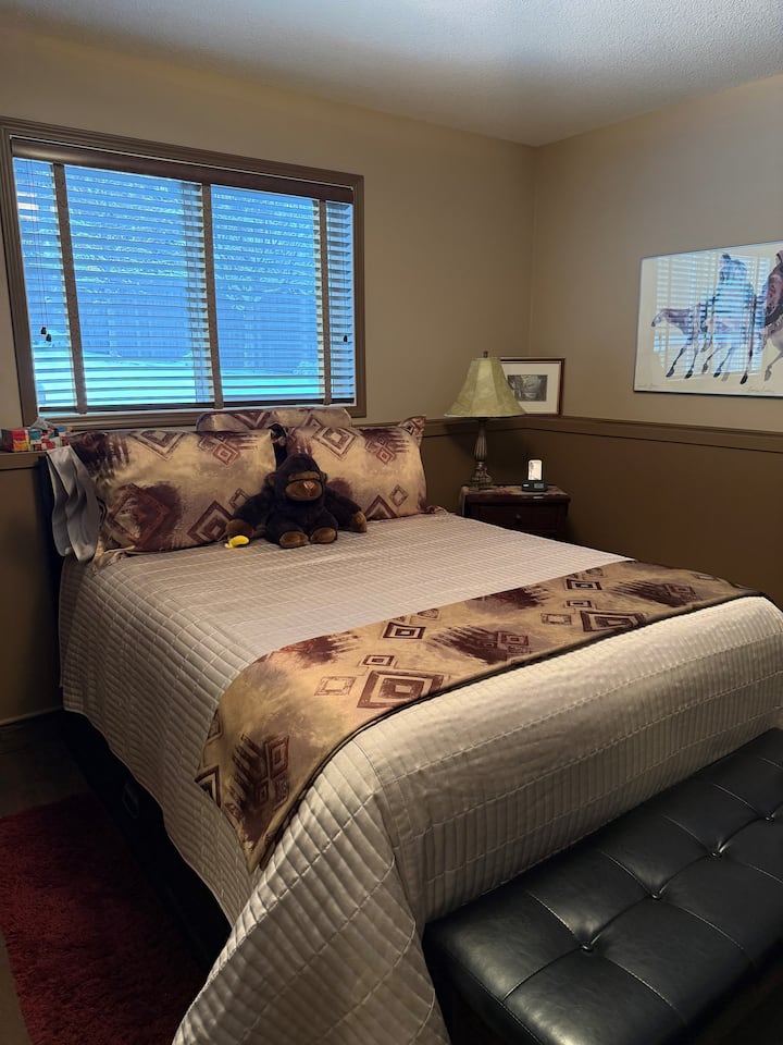 Charming 1br Hideaway • Steam Shower + Kitchenette - Hinton