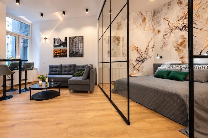Boutique Glass Apartment | Glazed Bedroom - Łódź