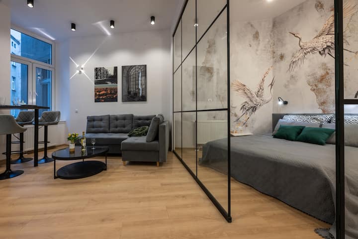 Boutique Glass Apartment By Fengshui4u - Łódź