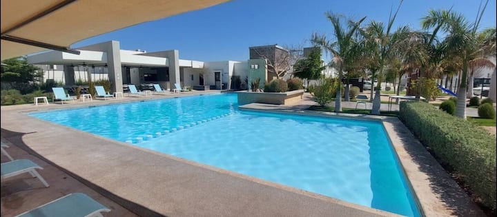 Modern Oasis With Pool - La Paz