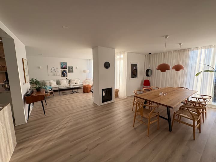House By The Sea, Fireplace, View & Free Parking - Reykjavik