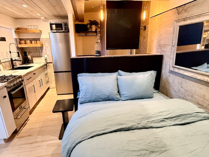 Modern Micro-suite In Heart Of Santa Barbara - Santa Barbara, CA