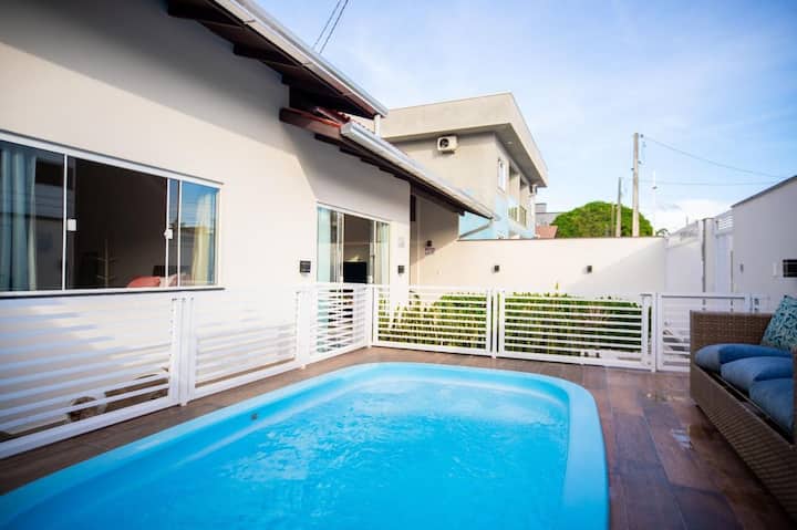 Casa Na Praia De Zimbros Com Piscina Privativa - Brazil