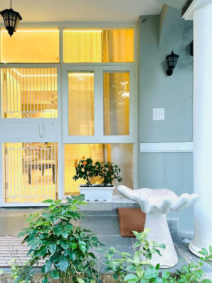 4 Bhk Louxrius Apartment - Gurgaon