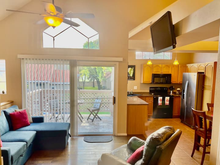 Unique And Desirable Townhouse In Gilbert! - ギルバート, AZ