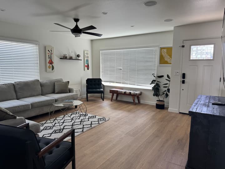 Cali Dreamin' Home Bordering Los Angeles/ventura - Simi Valley, CA