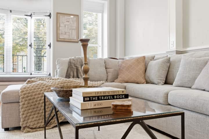 Rustic Luxe Downtown Loft - Experiment, GA