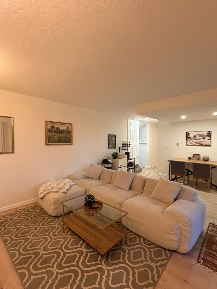 Your Castle Rock Getaway— 5 Minutes To Downtown - Castle Rock, CO