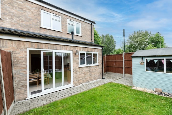 Spacious 3br Home With Garden & Parking, Near Tube - Barnet