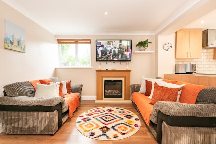 Spacious 3br House, Garden & Parking- Mins To Tube - Barnet