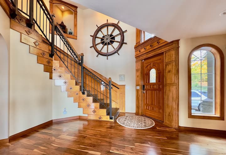 Entire Waterfront Retreat In Port Orchard, Wa - Bainbridge Island, WA