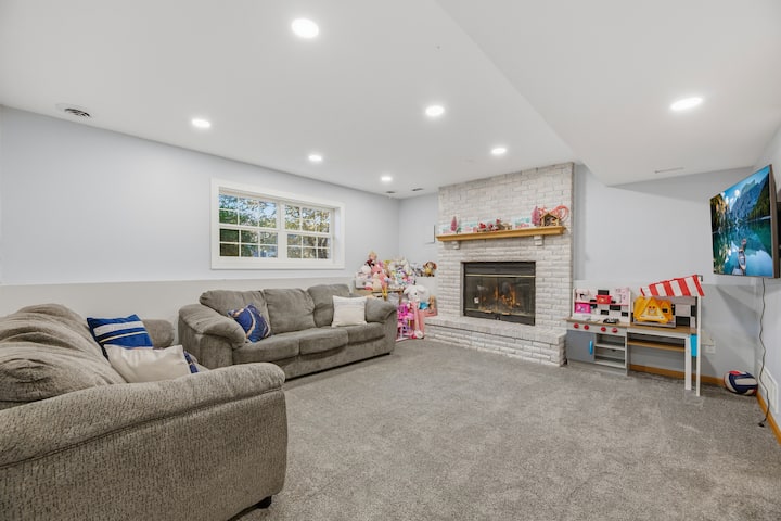 Cozy Sweet Home In Safest Neighborhood! - Lakeville, MN