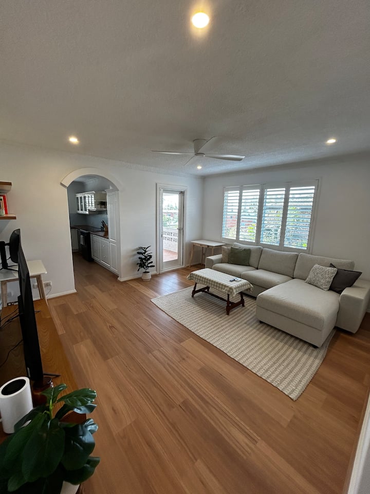 Top Floor Coastal Retreat 300 M From Dee Why Beach - Manly