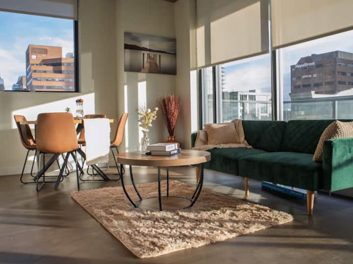 Beltline|2br|kingbed|tower View |Parking| Gym|wifi - Calgary