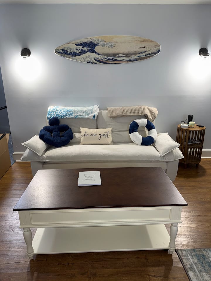 Lazy Lobster Hideaway
Riverfront Sunset Views - Damariscotta, ME