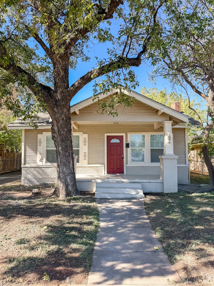 The Highland House - Abilene, TX