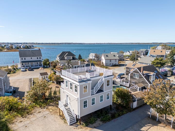Home With Rooftop Deck - Newburyport, MA
