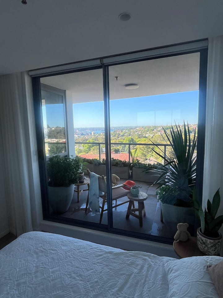 Superb Views 
180 Degree Views Of Nye Fireworks - Randwick