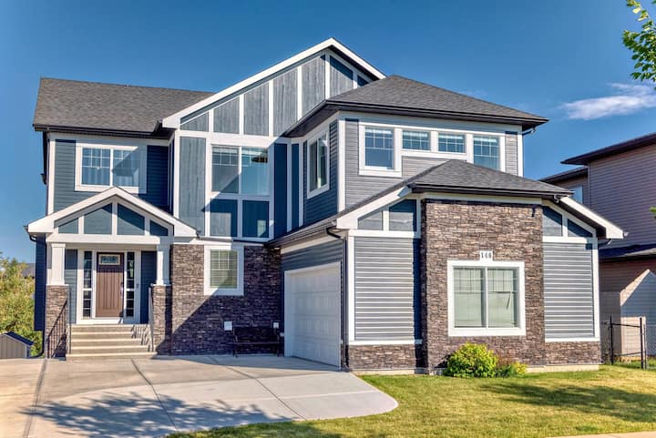 Luxury Lake House | Fireplace | 90 Min Banff | Ac - Canada