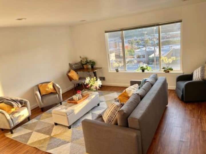 2br/2ba Charming Queen Anne Getaway - Seattle, WA