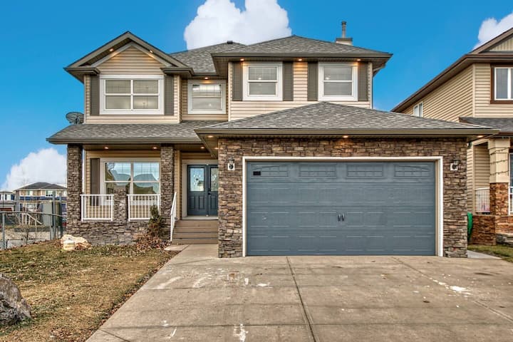 Lakefront | Fireplace | 90 Min Banff | Ac | - Airdrie