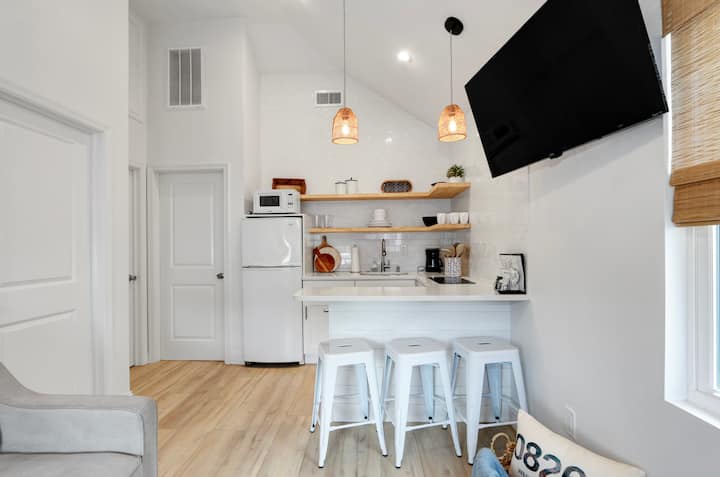 #4 Newly Renovated Apartment In Wildwood Crest, Nj - Wildwood, NJ