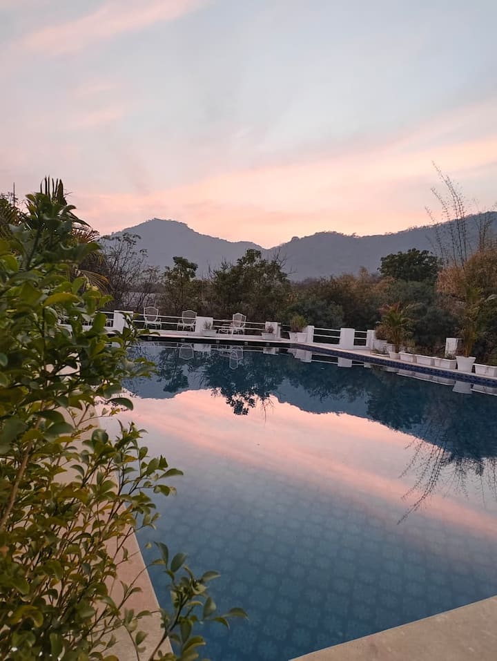 Devraj Villa- 6 Bhk With Pool | Mountain View - 우다이푸르