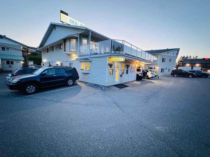 Welcoming 2-room Kitchen Suite - Quesnel