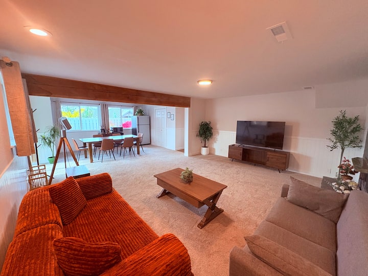 Spacious And Comfortable Suite In Prime Location! - Edmonds, WA